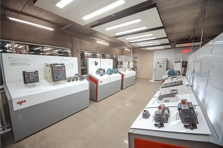 APS inaugura showroom em SP com produtos da ABB | Usinagem Brasil