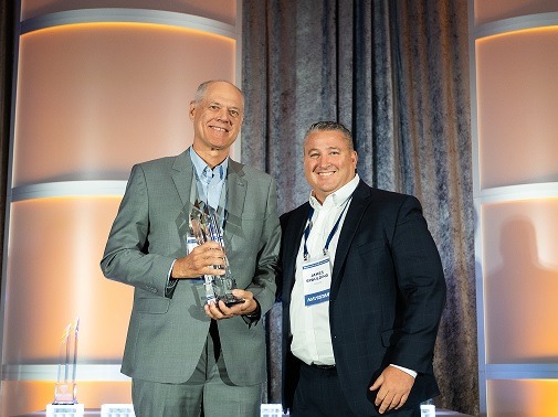 Grob Brasil recebe prêmio “Supplier of The Year” da Navistar | Usinagem ...